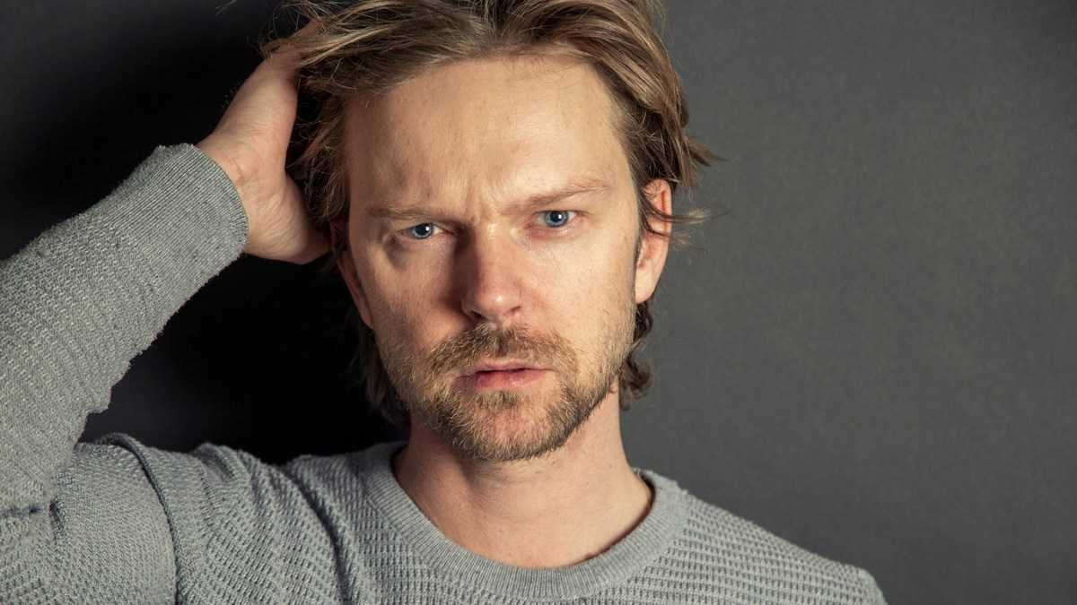 Cognitive Biases We All Fall For: 4 Common Examples